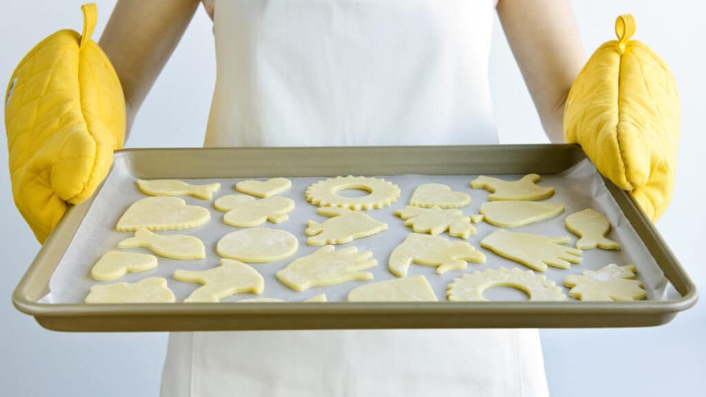 The 10 Best Baking Sheets of 2021 - beyondtheembrace.com