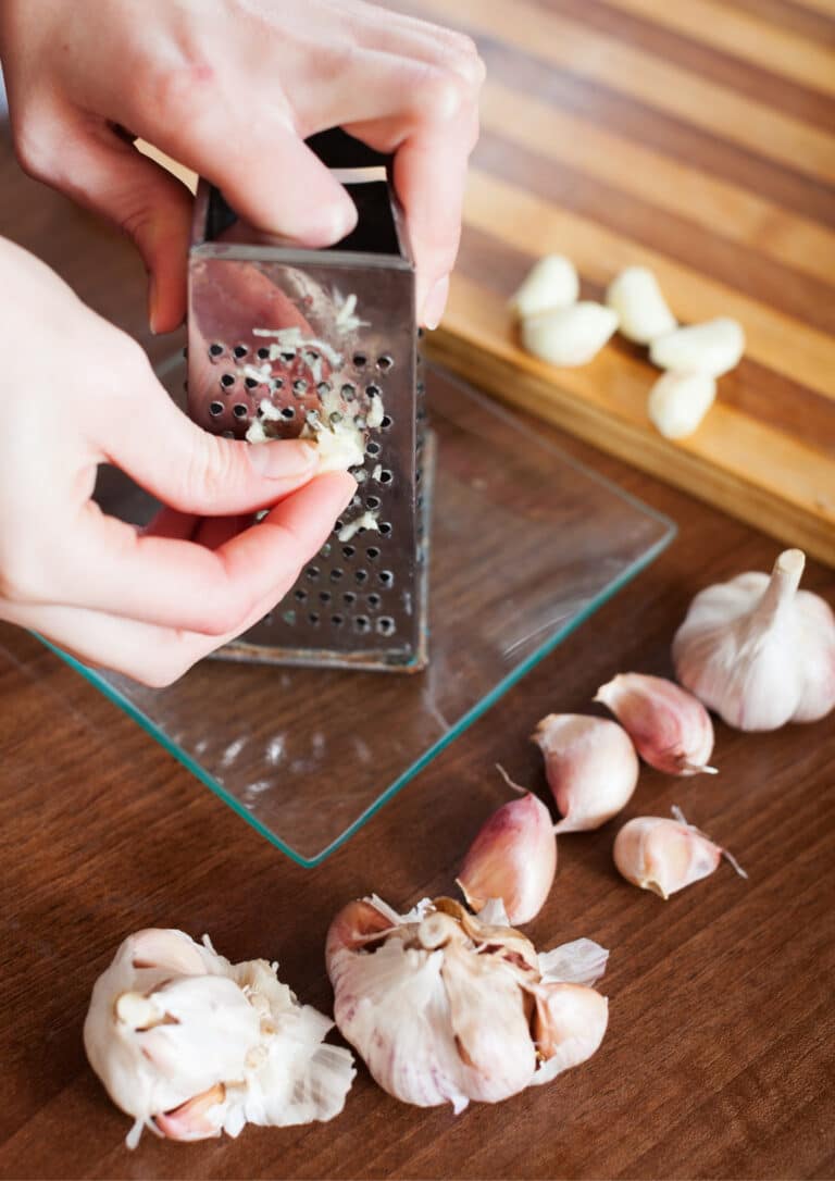 Types of Graters for Garlic and Ginger and How They Work