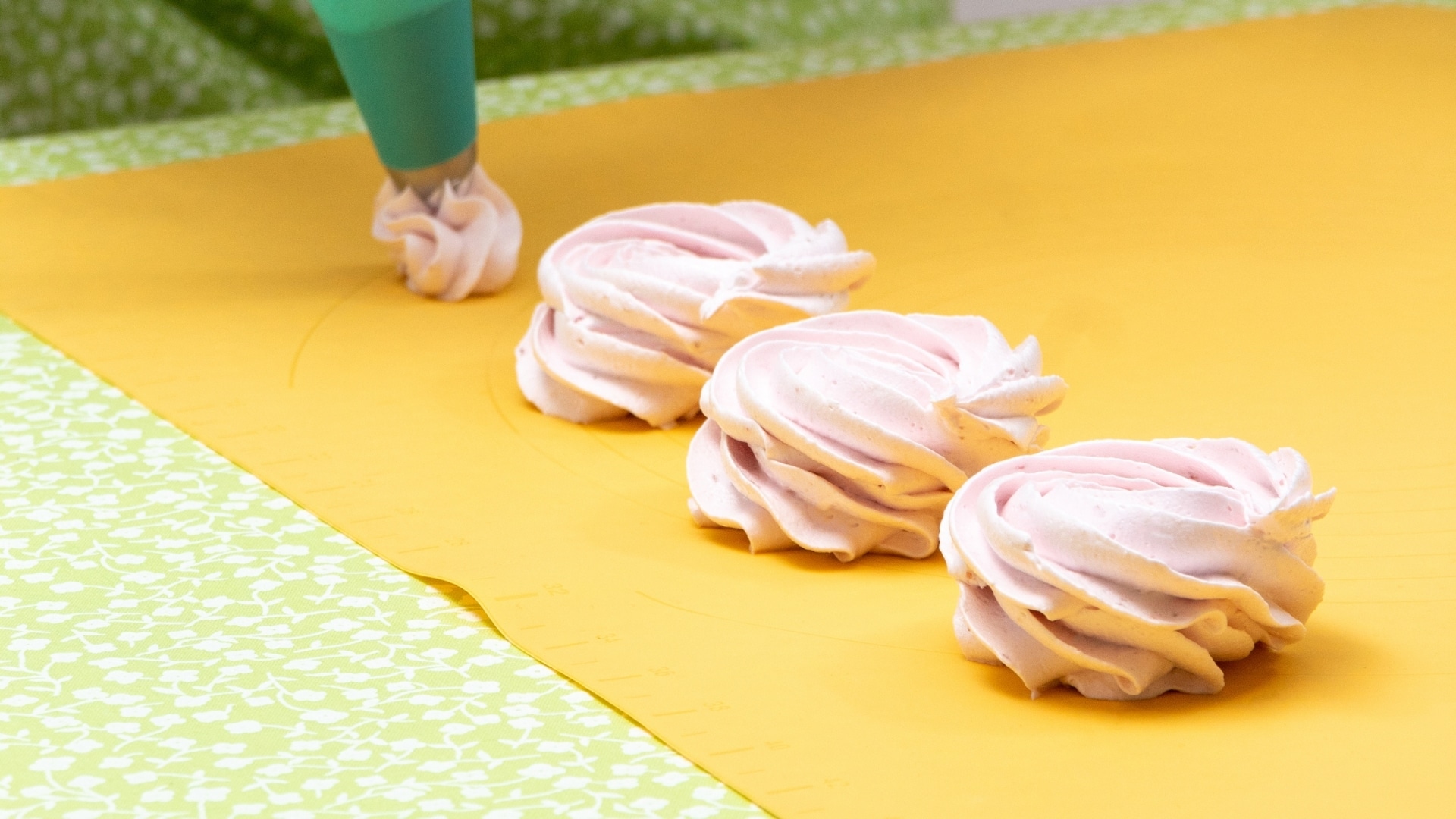 Types of Silicone Baking Mats